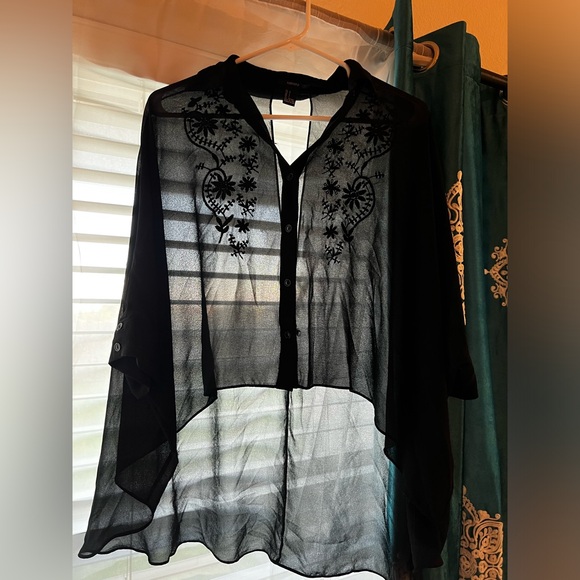 Forever 21 | Tops | Forever 2 Black Sheer Flowy Half Sleeve Work Blouse ...